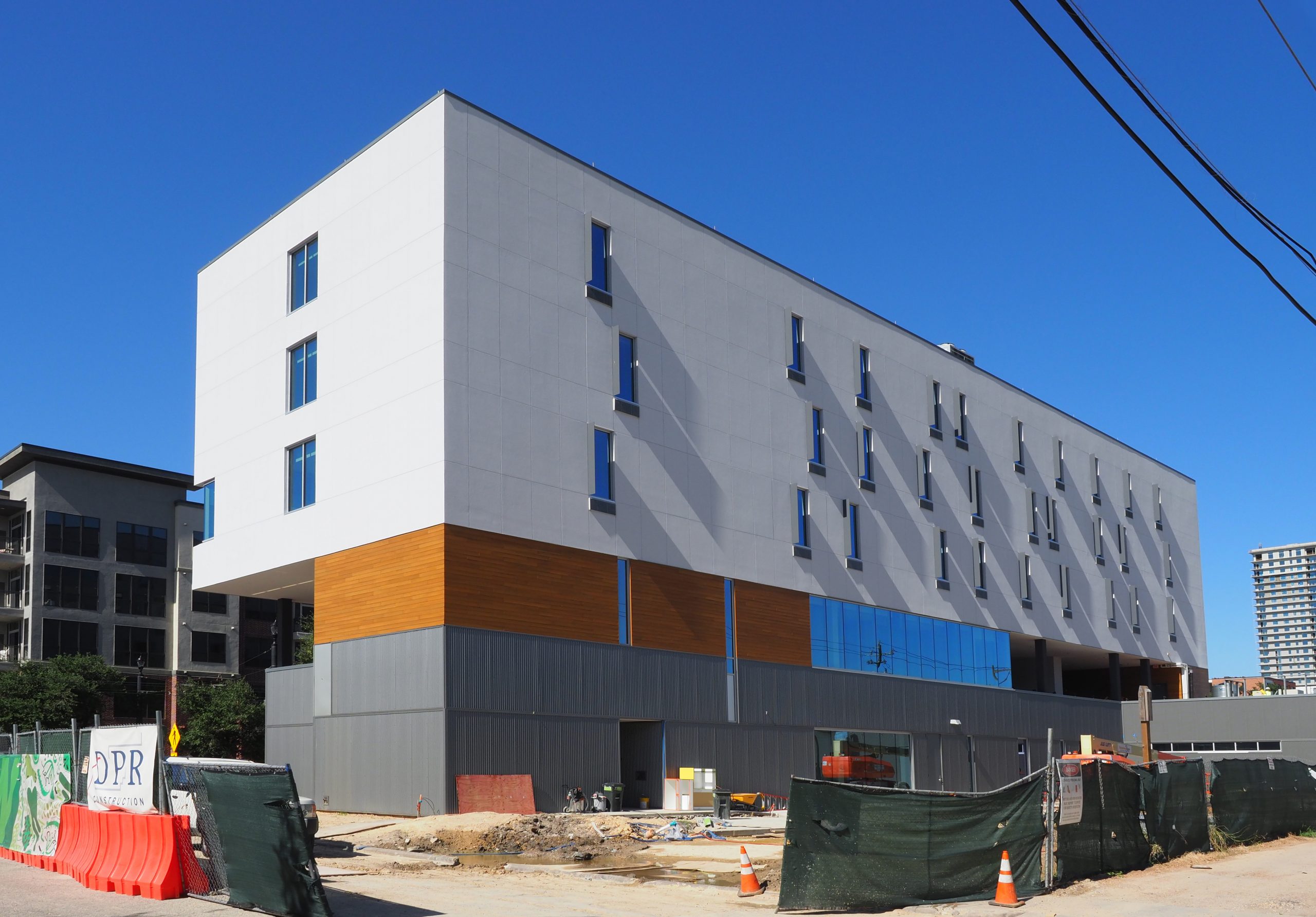 ReCenter – BRAVE / Architecture